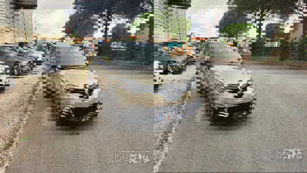 Renault Captur de 2016 - Auto SAPO