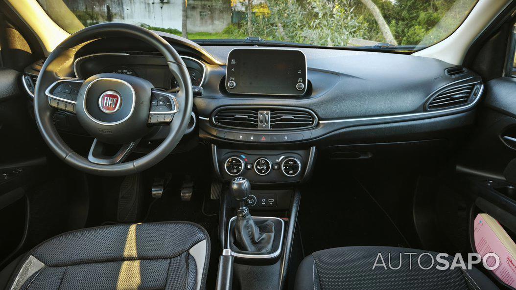 Fiat Tipo 1.6 M-Jet Lounge J17 de 2018 - Auto SAPO