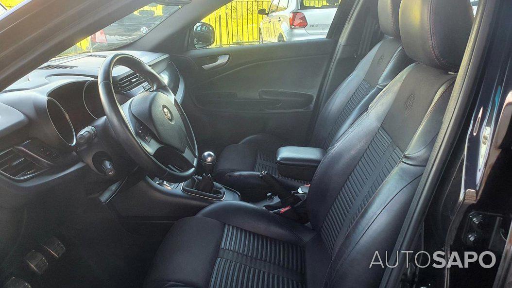 Alfa Romeo Giulietta 1.6 JTDm Corporate de 2010 - Auto SAPO