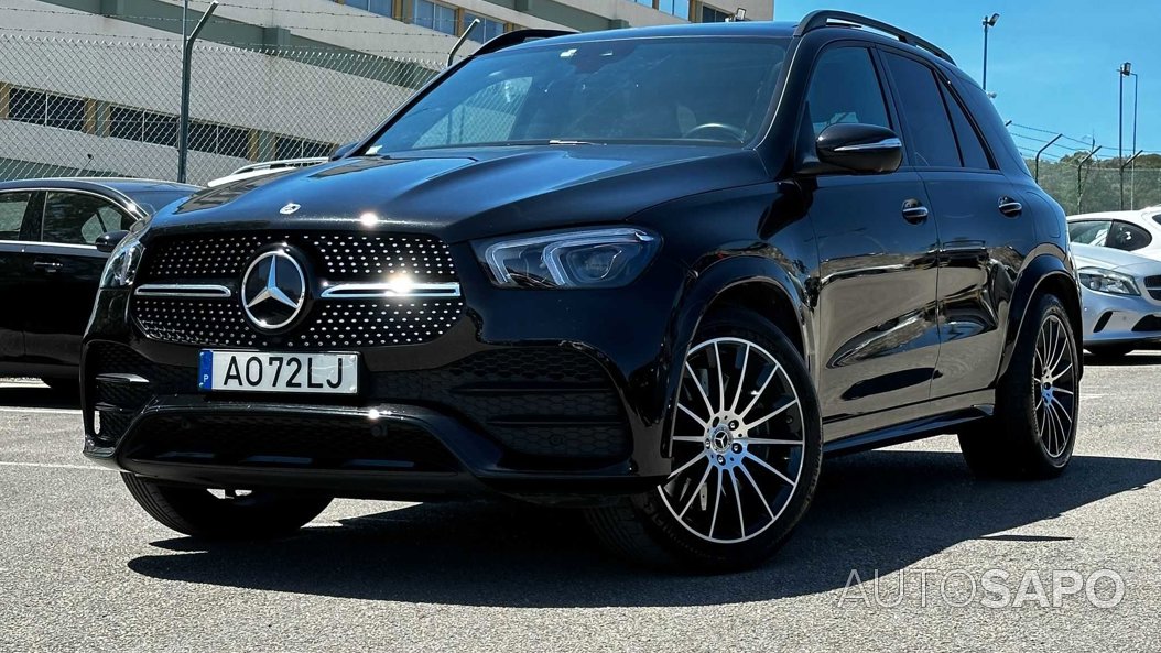 Faça frente às tão temidas manchas no rosto com um só produto