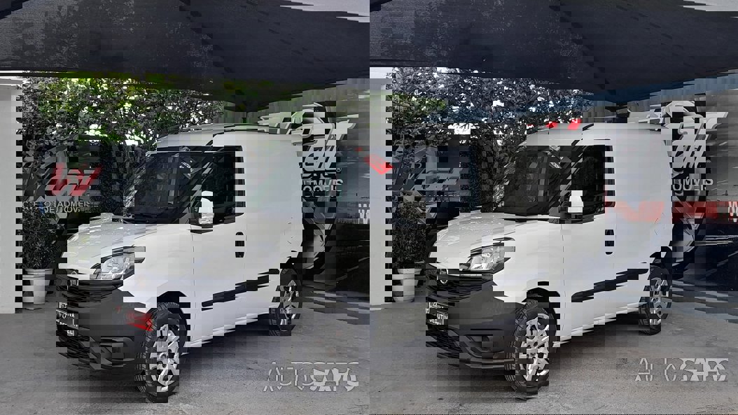 Fiat Doblo 1.3 MJ Easy 3L de 2020 - Auto SAPO