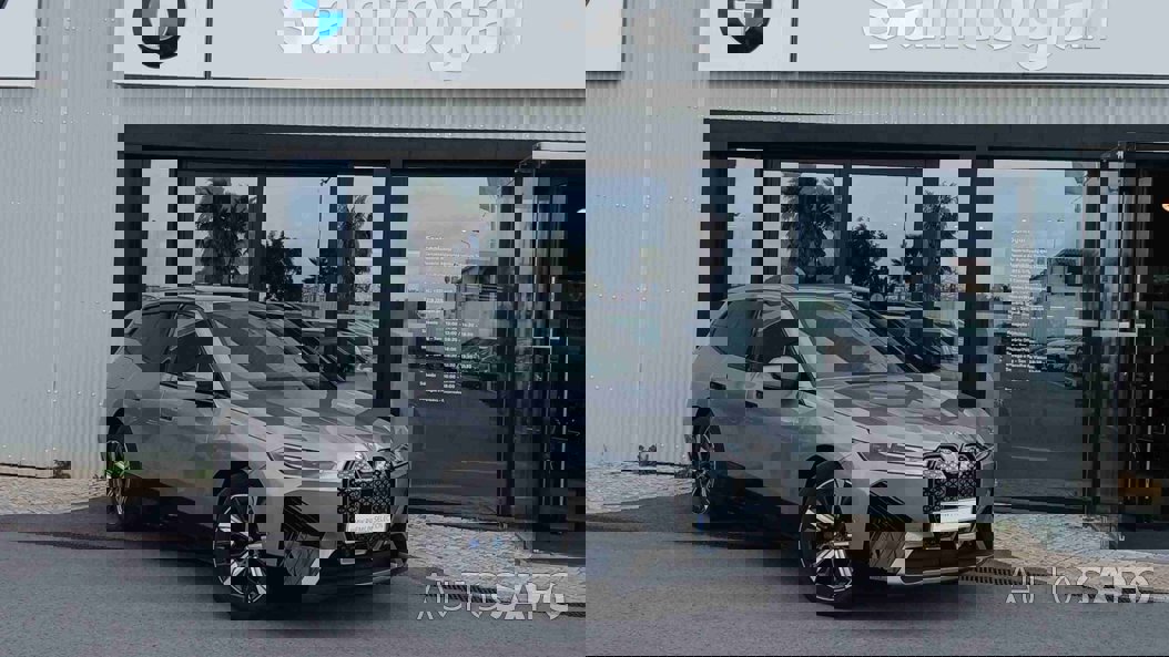 BMW iX xDrive 40 de 2023 - Auto SAPO