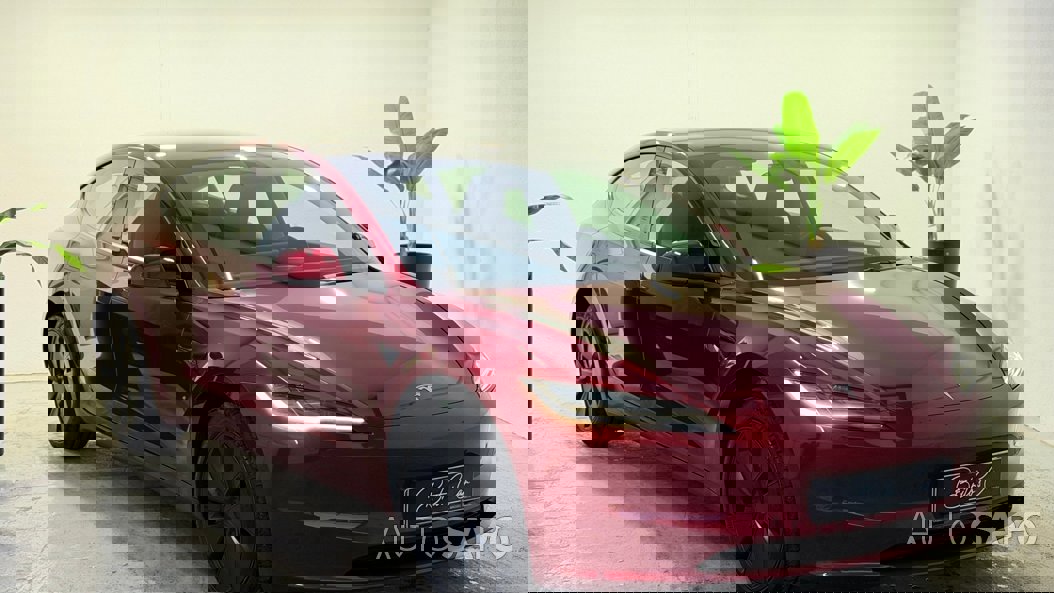 Tesla Model 3 de 2025 - Auto SAPO