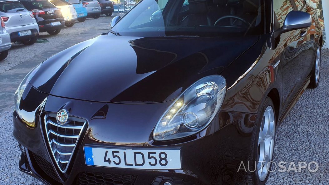 Alfa Romeo Giulietta 1.6 JTDm Corporate de 2010 - Auto SAPO